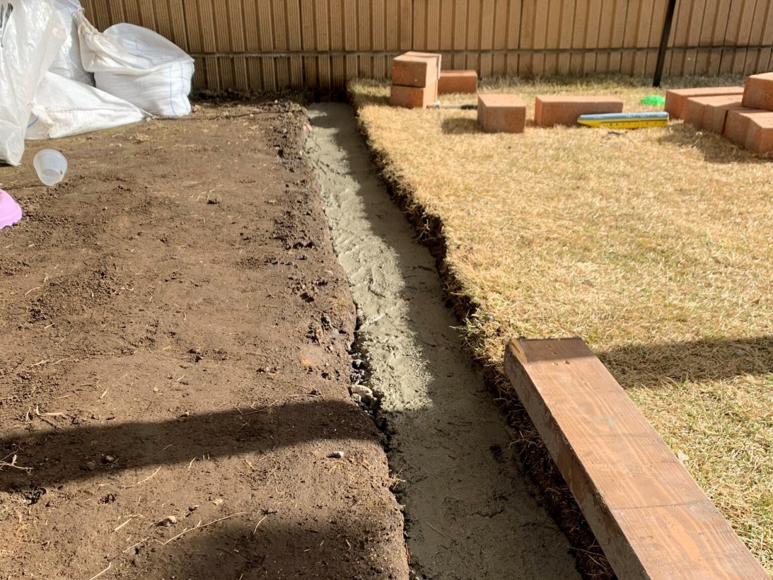 【DIY】芝生TM9の手入れ-見切りレンガ施工- - なぎさんち